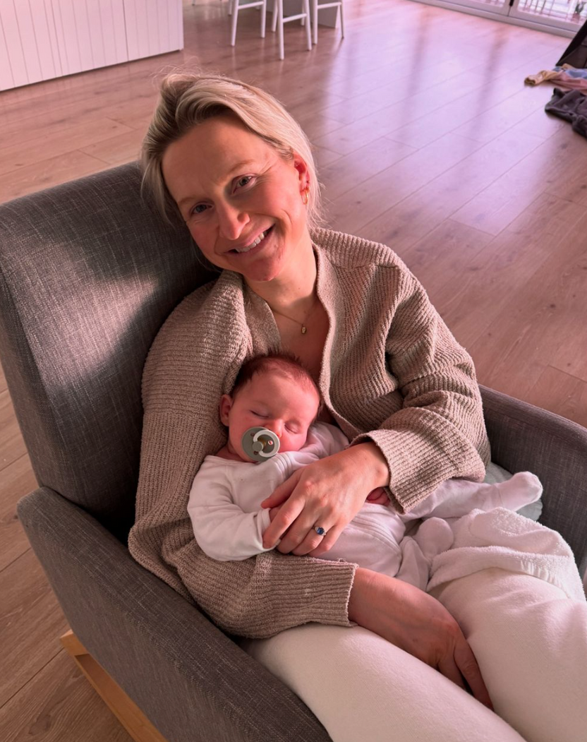 Reggie Baby - Breastfeeding with Wearable Breast Pump – REGGIE BABY